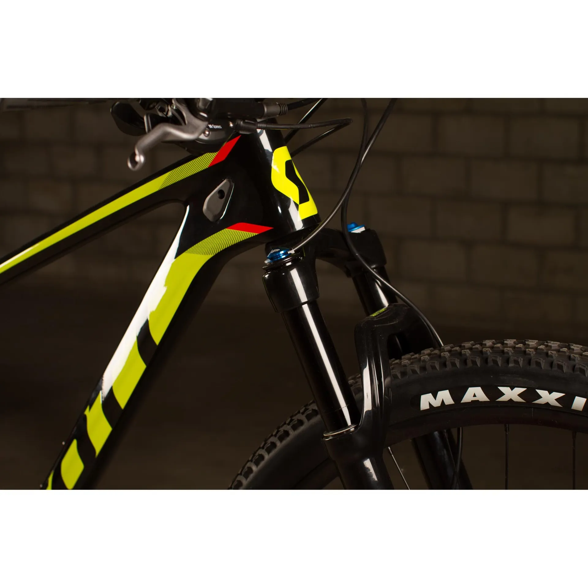 2018 Scott Scale 930 Carbon Hardtail Mountain Bike